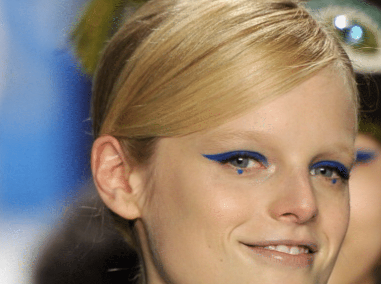 Dot makeup: il trucco coi puntini sotto gli occhi